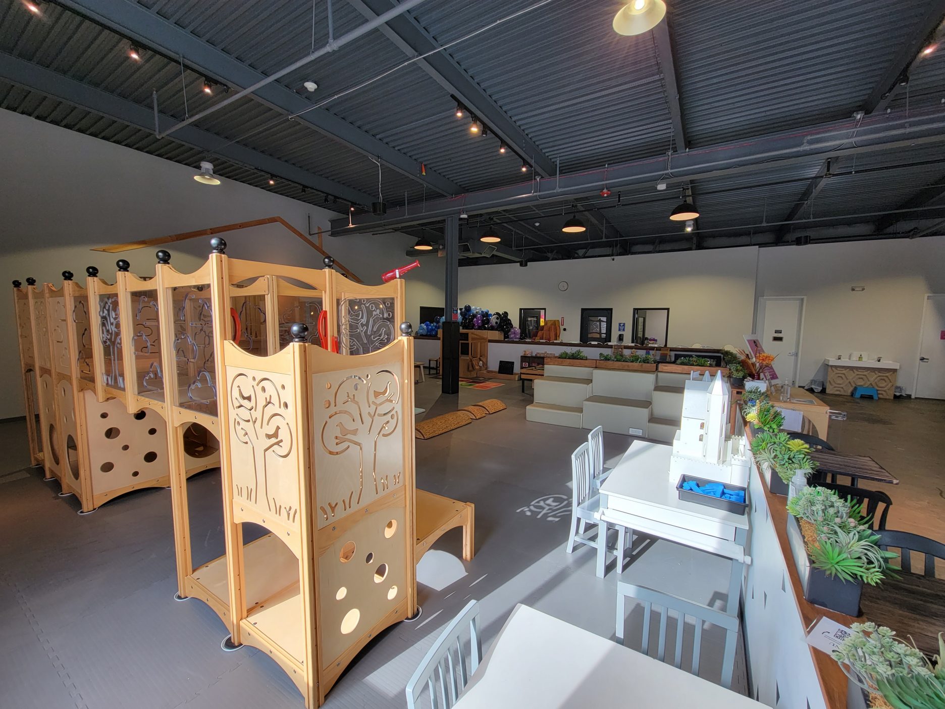 SOCIAL PLAY HAUS – where modern families play, eat, drink and work ...